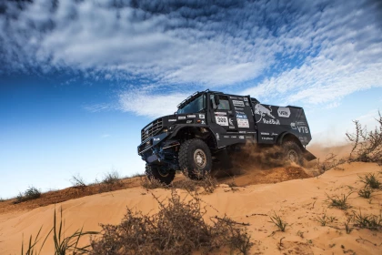 Kamaz on the road to Dakar 2017 with masterful 980-hp truck