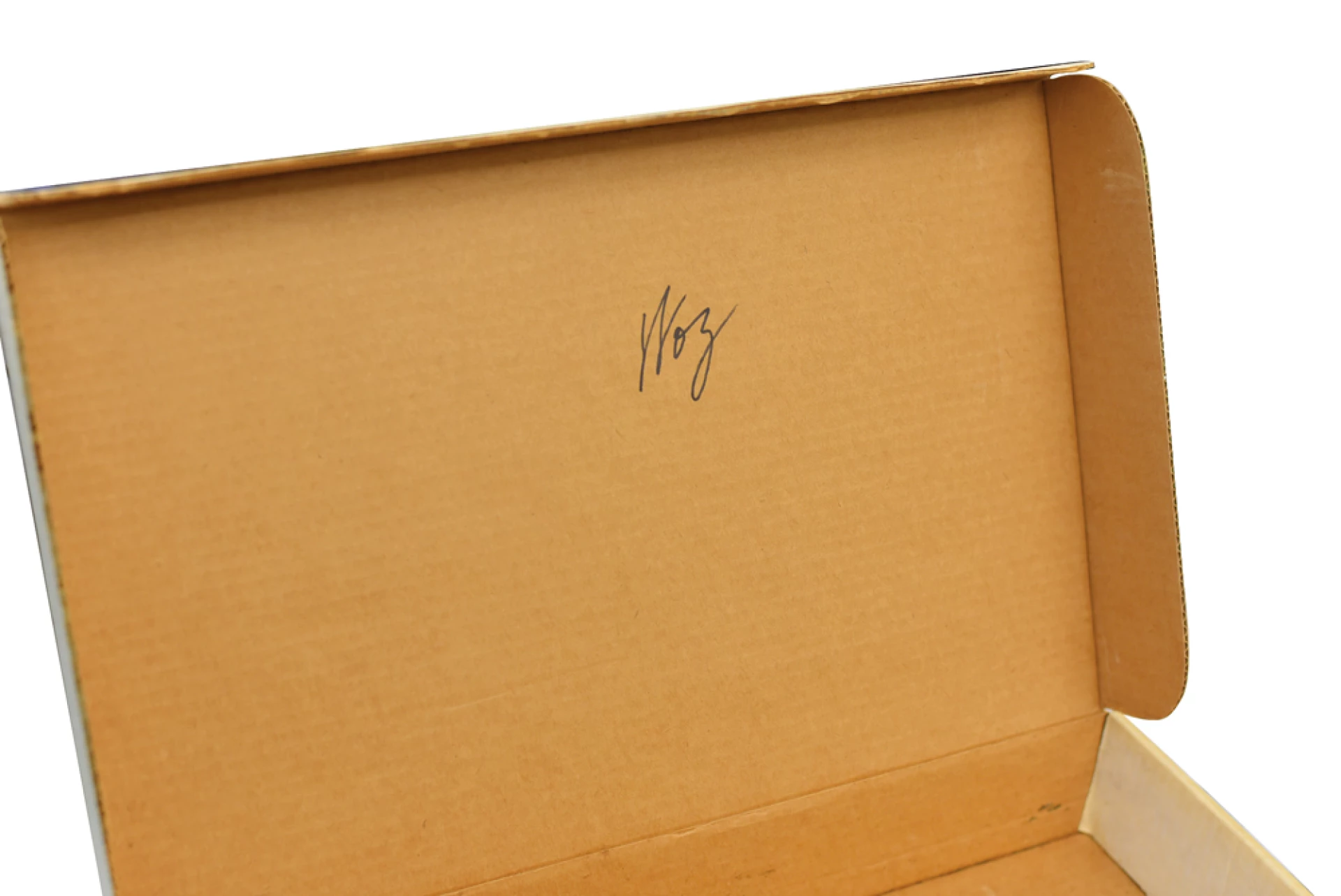 Ulta-rare working Apple-1 computer with box going to auction