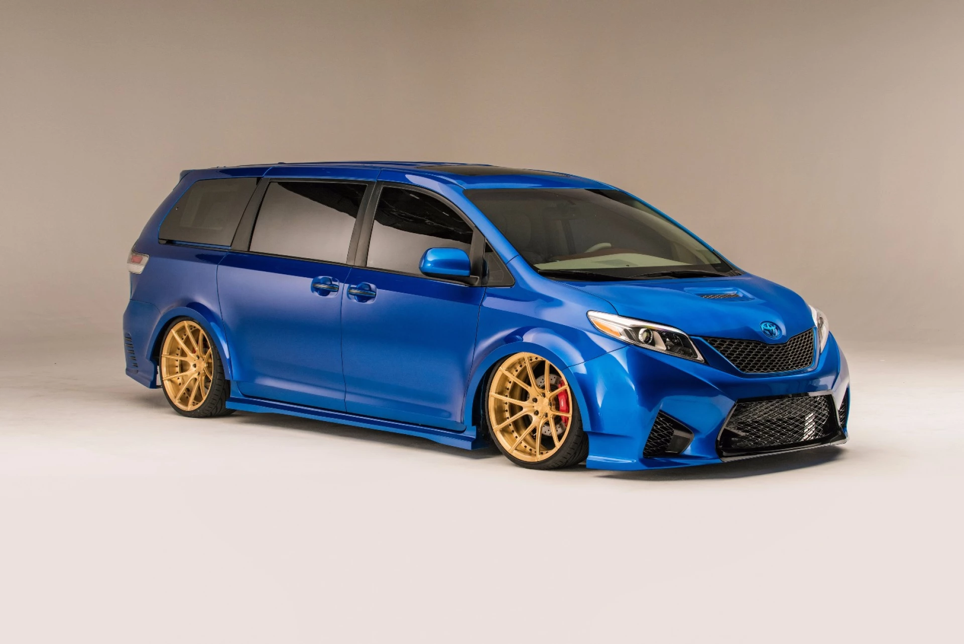Toyota gives the Sienna minivan some private jet swagger