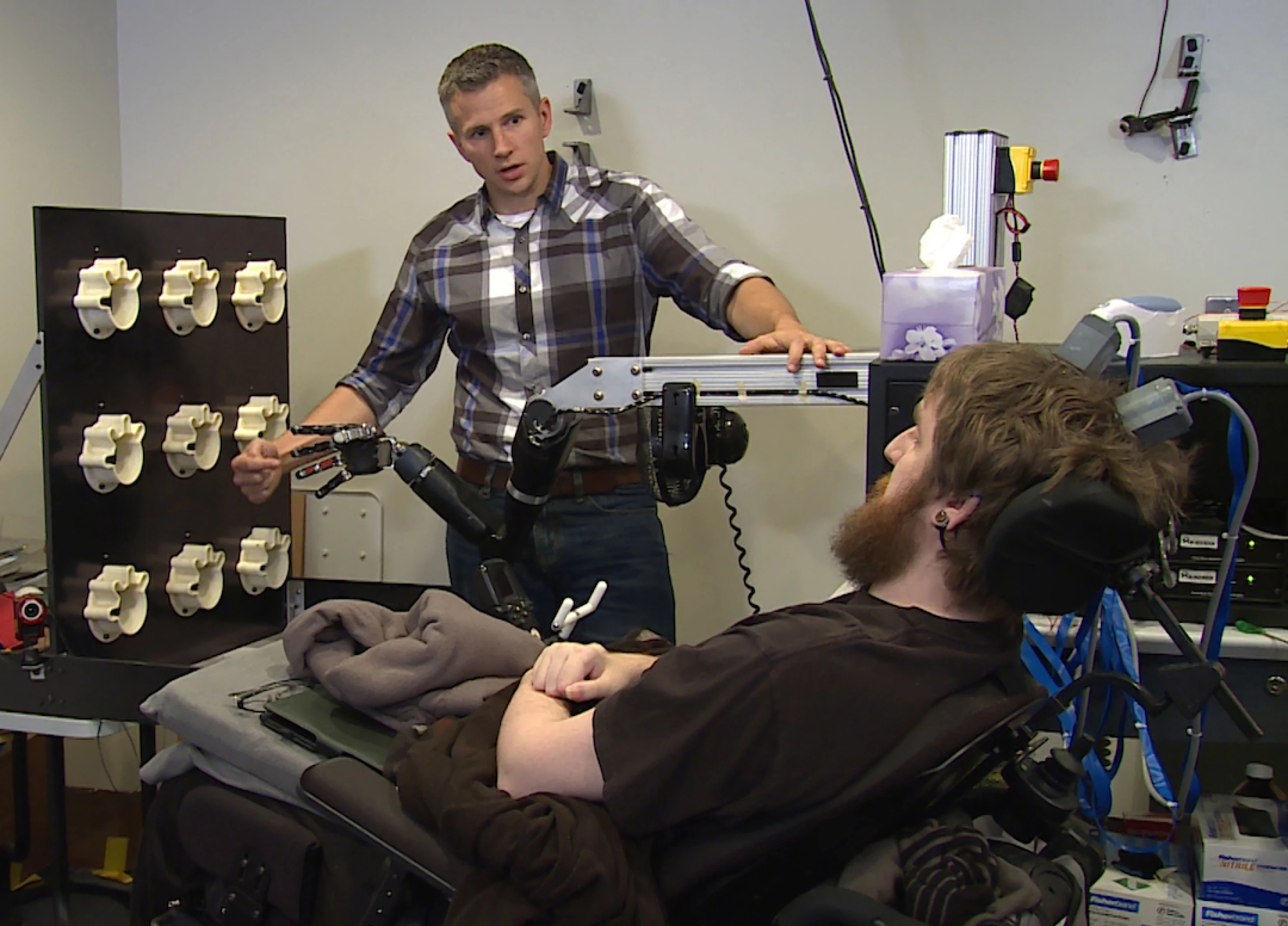 Robotic arm gives quadriplegic man a new sense of touch