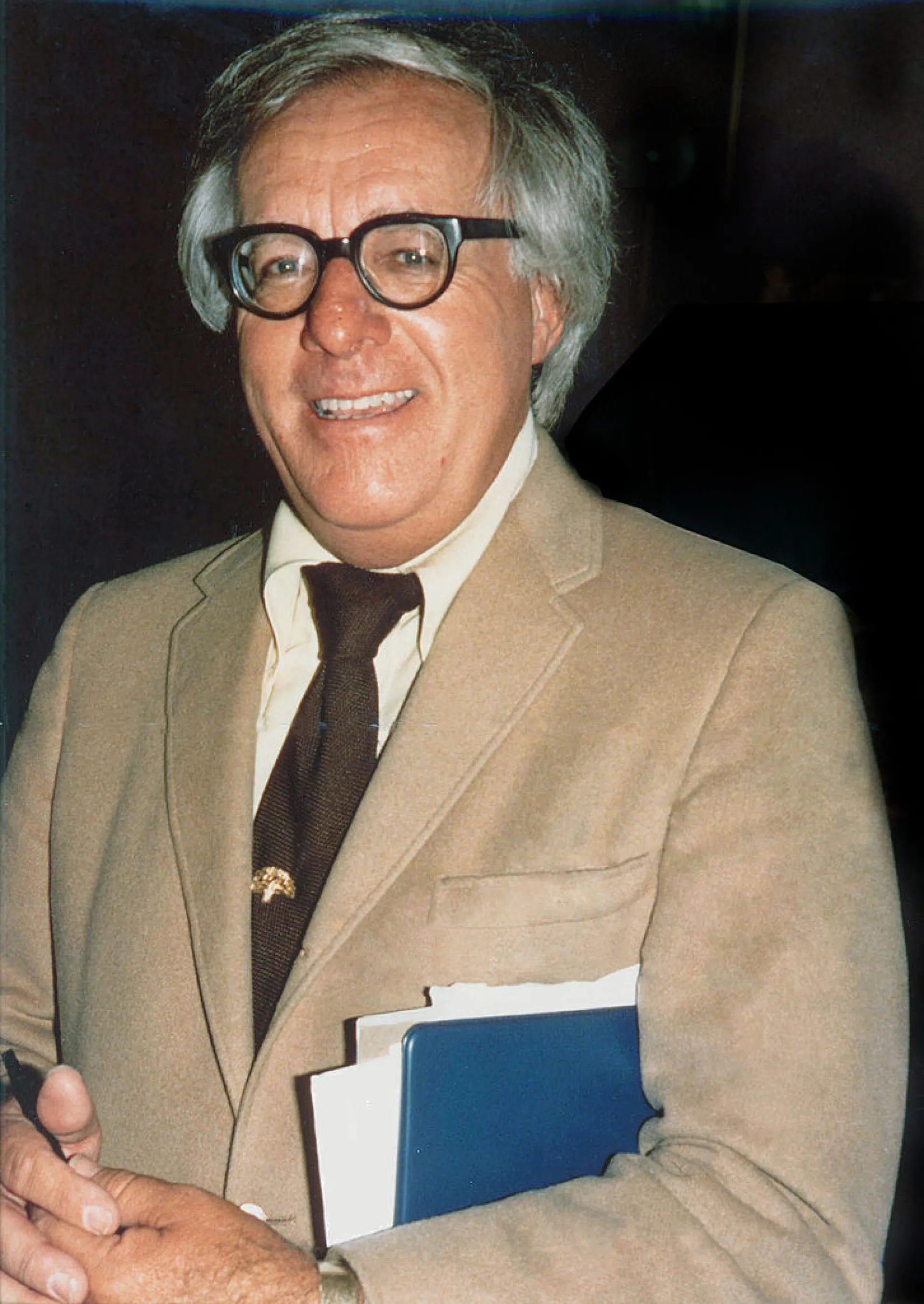 Iconic sci-fi author Ray Bradbury dies at 91