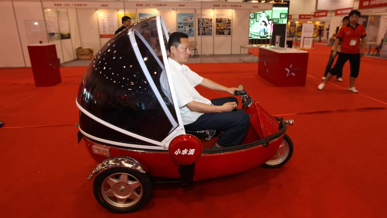 Bubble-bike: US$750 Electric three-wheeler