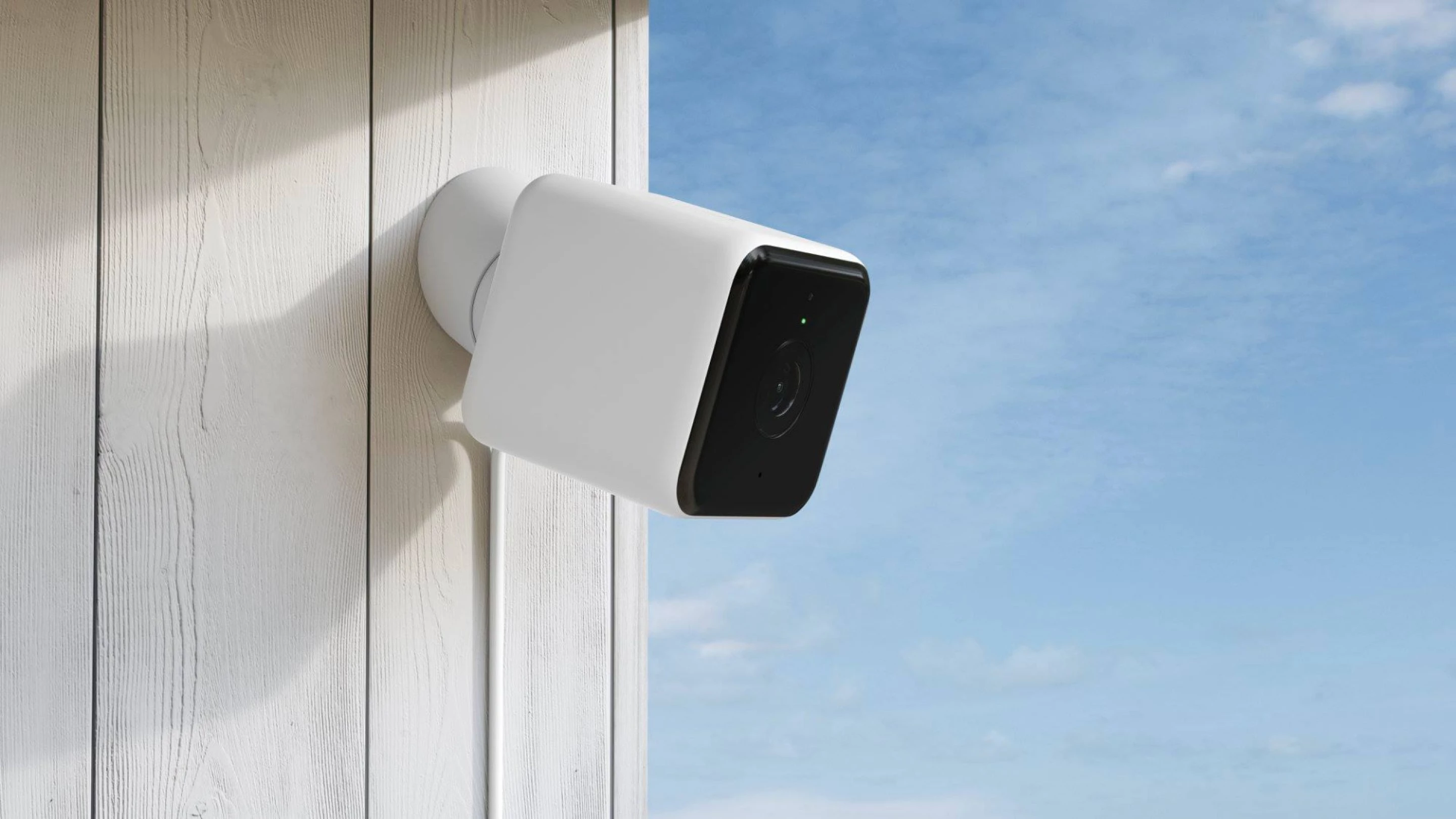 Hive takes its boxy home monitoring camera outdoors