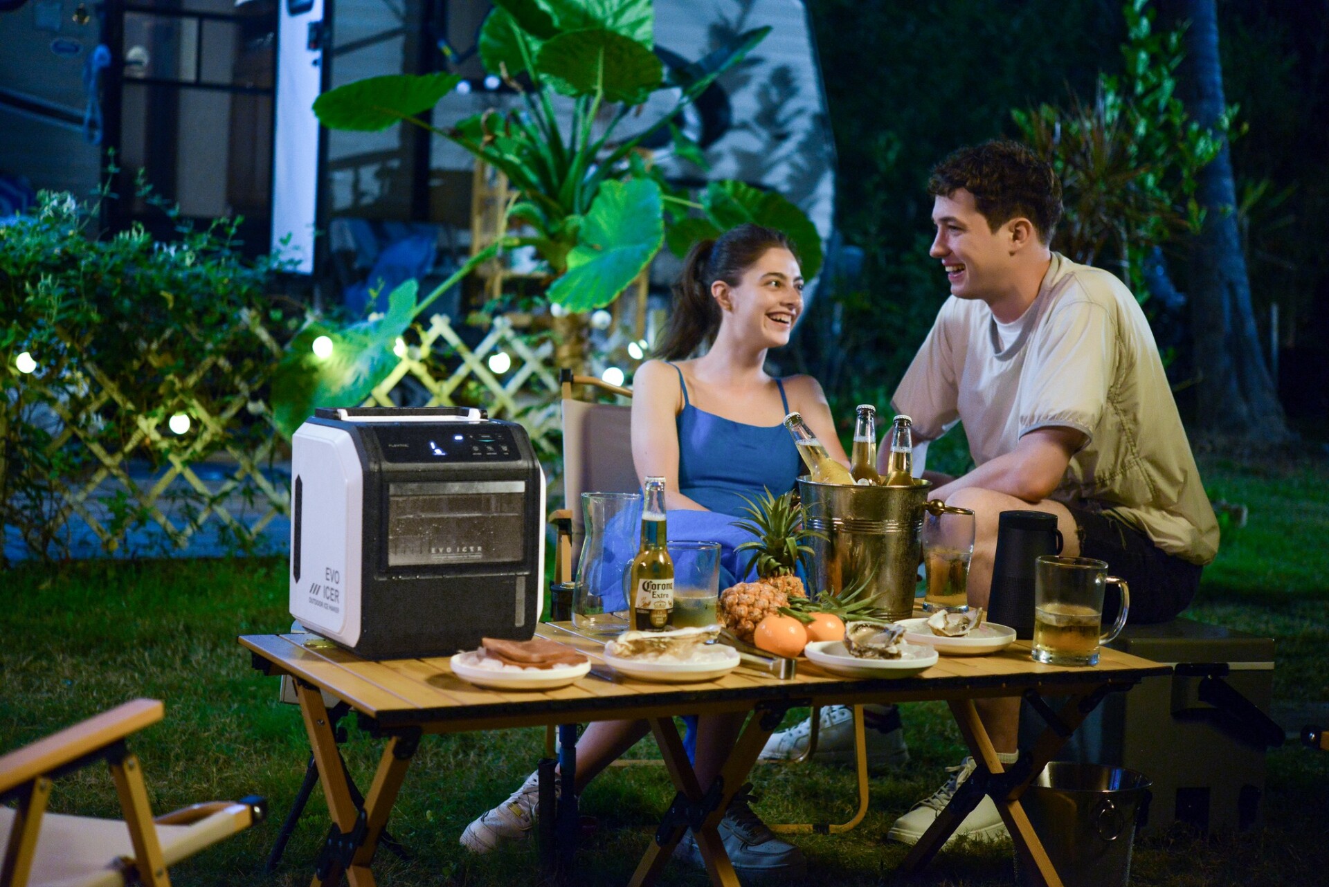Battery Powered Evo Icer Brings Ice Cube Making To The Outdoors
