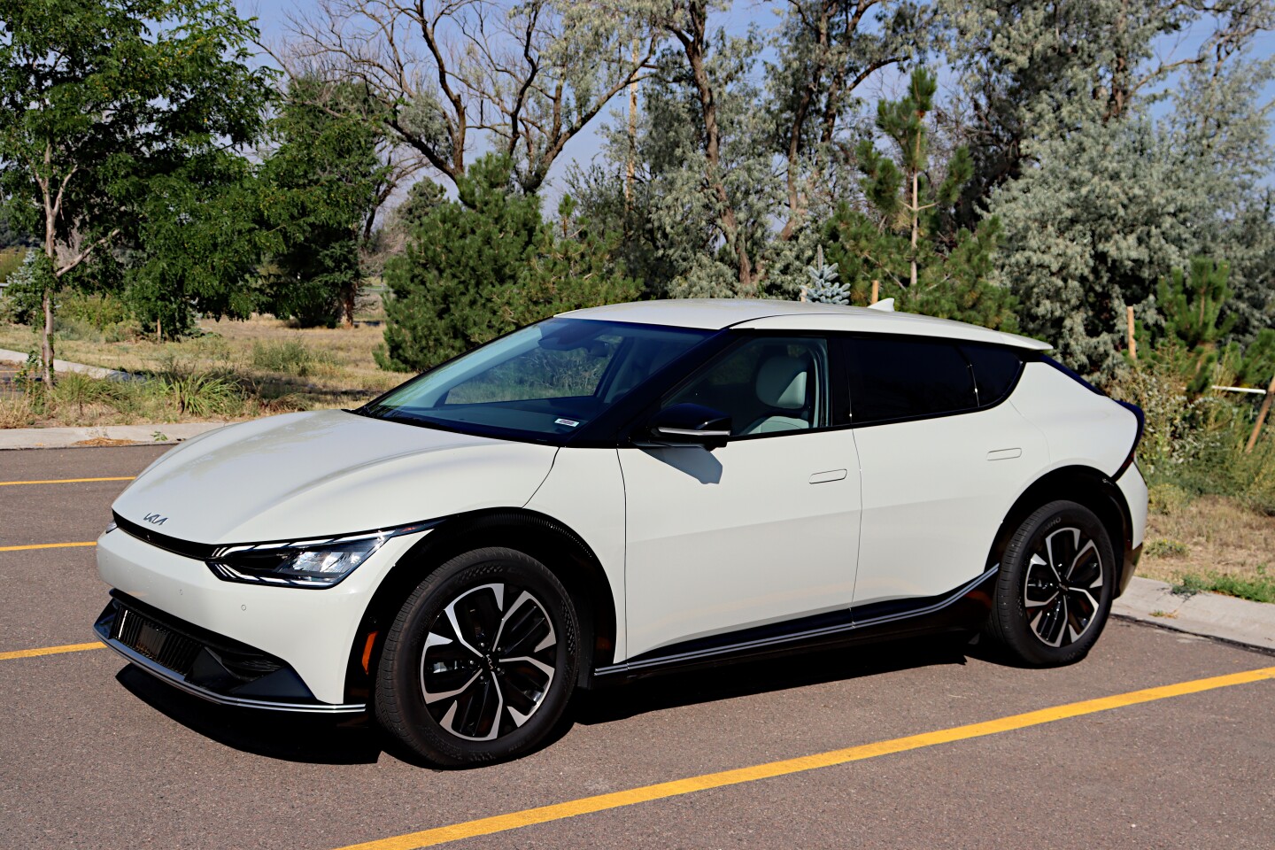 Review: 2022 Kia EV6 is a wagonliscious electric