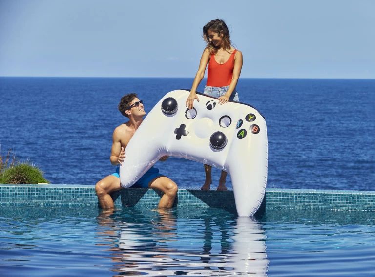 Microsoft pumps up inflatable Xbox One controller