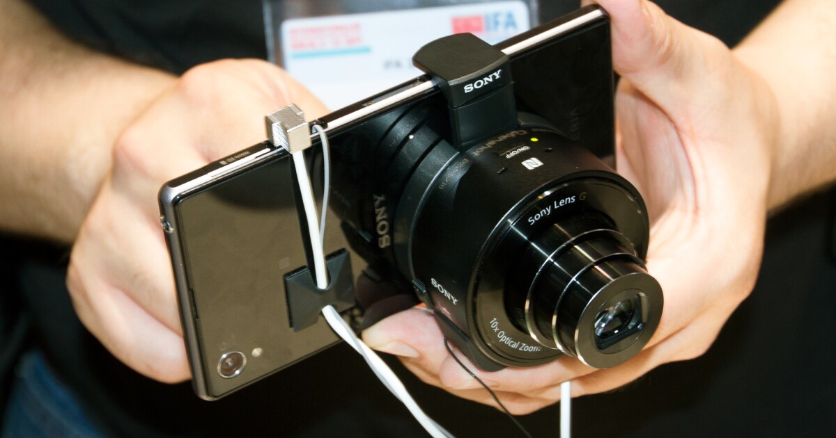 Sony officially announces QX lens-style cameras