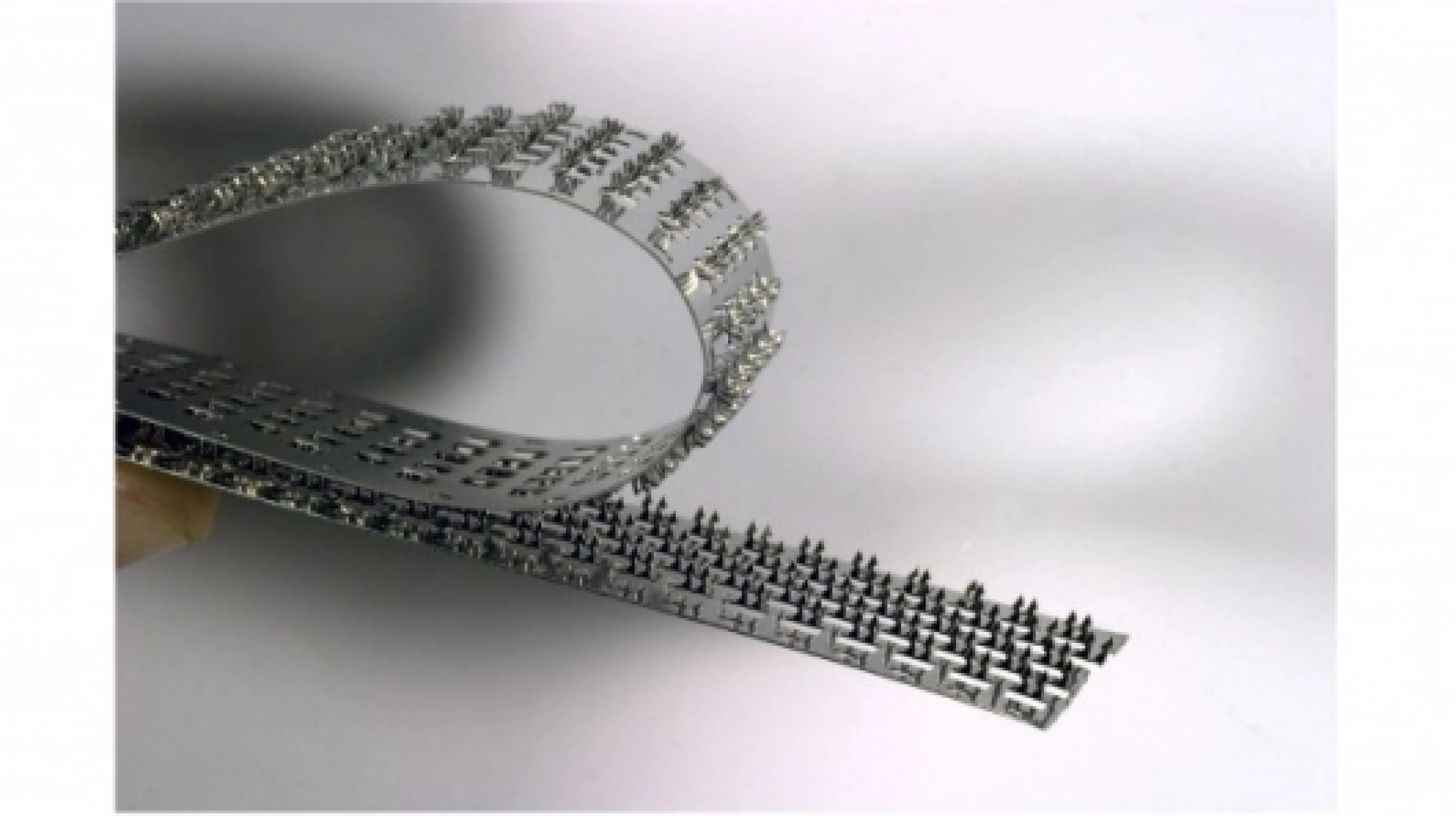 Steel 'Velcro' supports 35 metric tons, looks scary