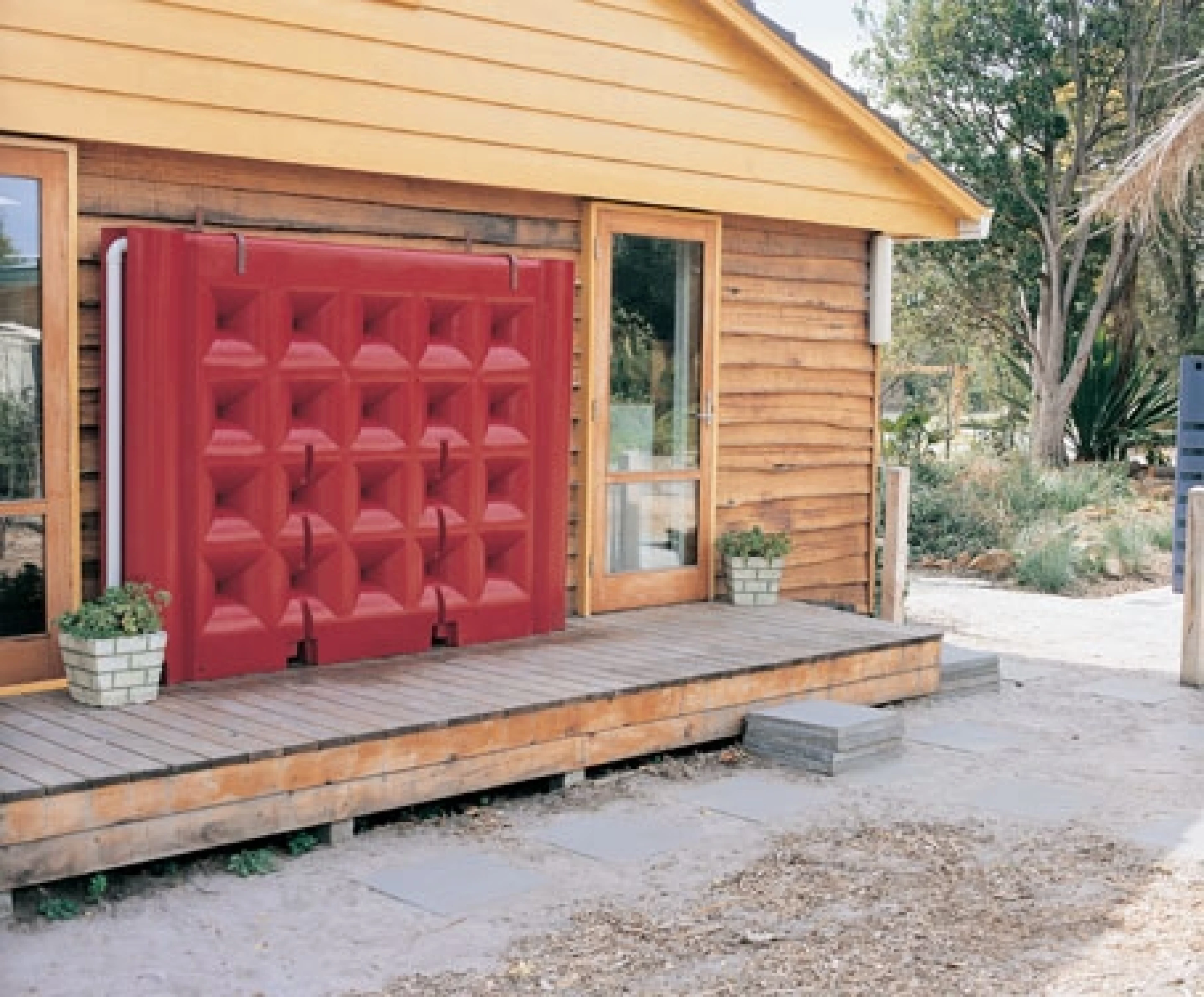 Ingenious Waterwall Water Tank