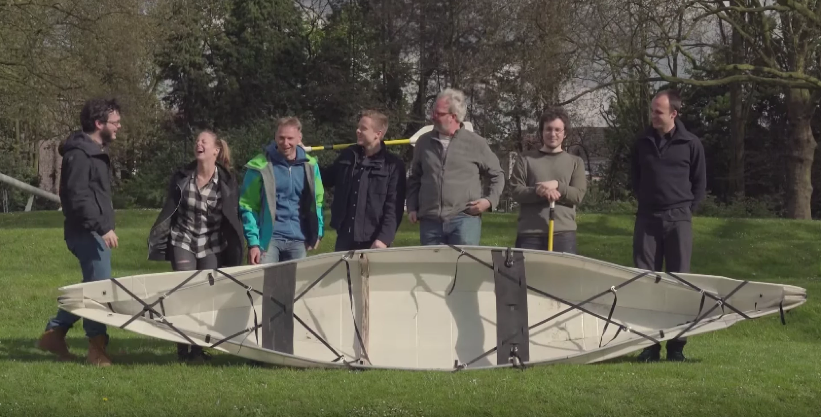 Folding boat changes from rolling suitcase to canoe in 10 minutes