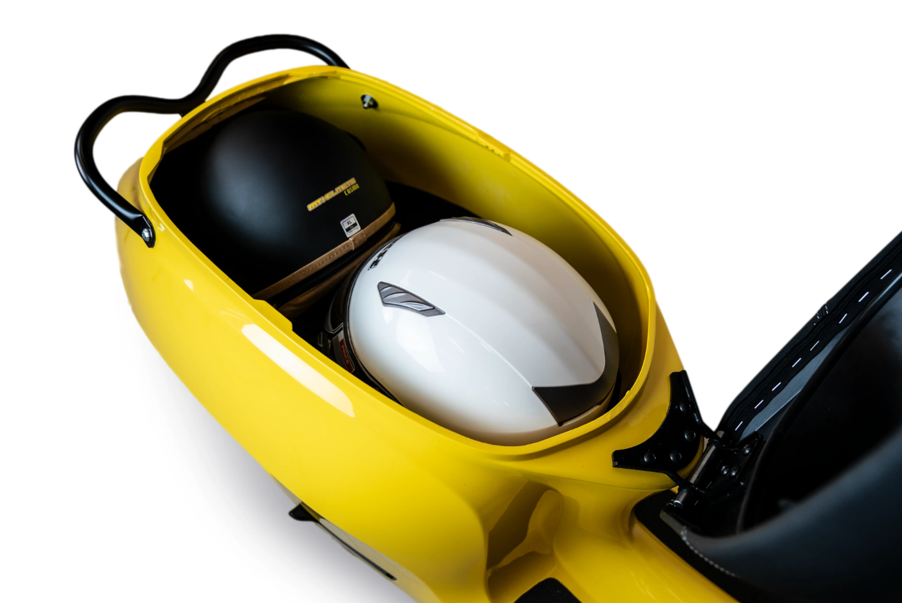 Dutch electric scooter tempts US riders with modular batteries, zippy ...
