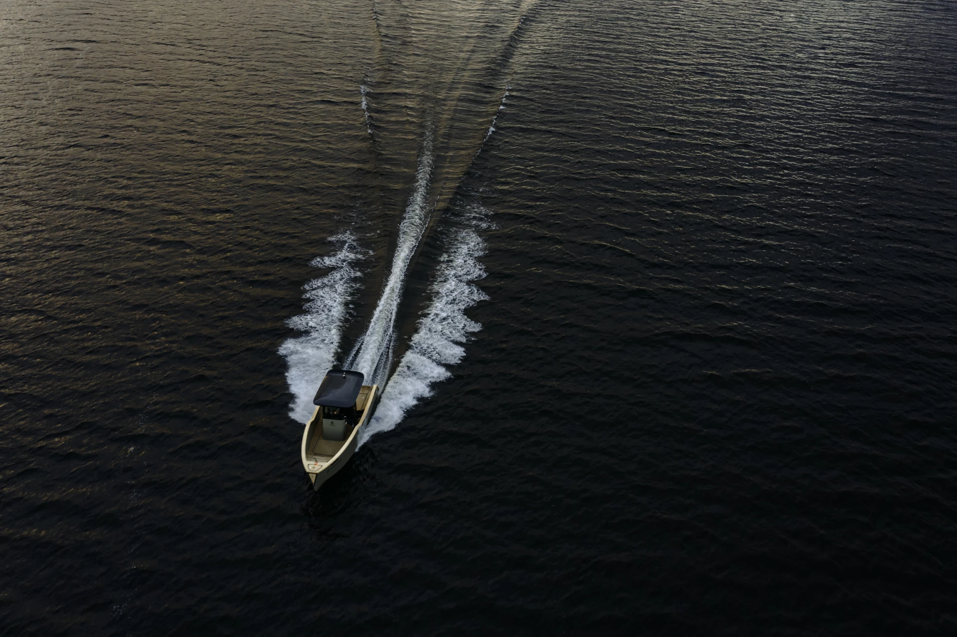 Modular, connected e-boat slips into US waters like an electric eel