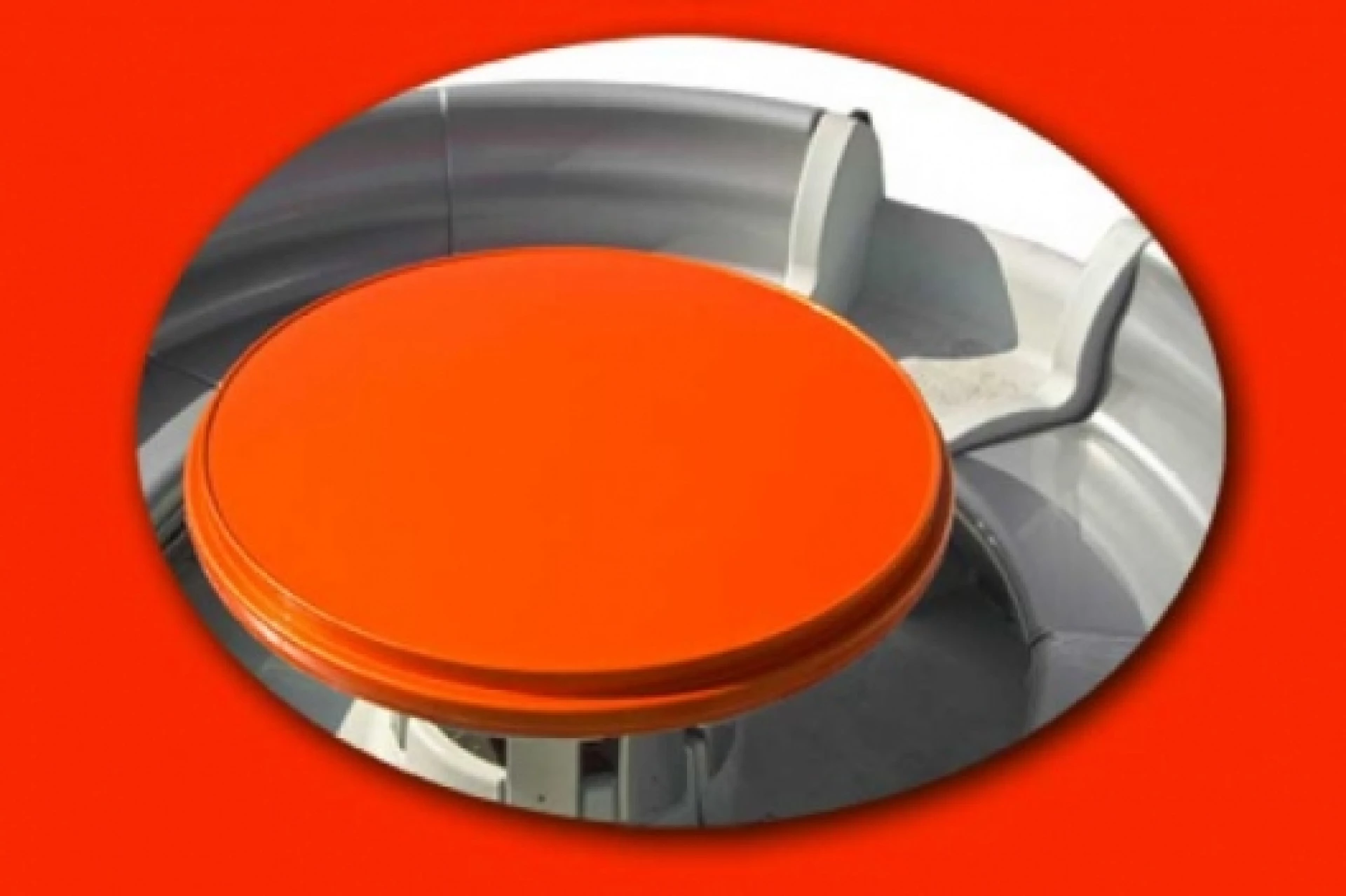 The Floating restaurant table