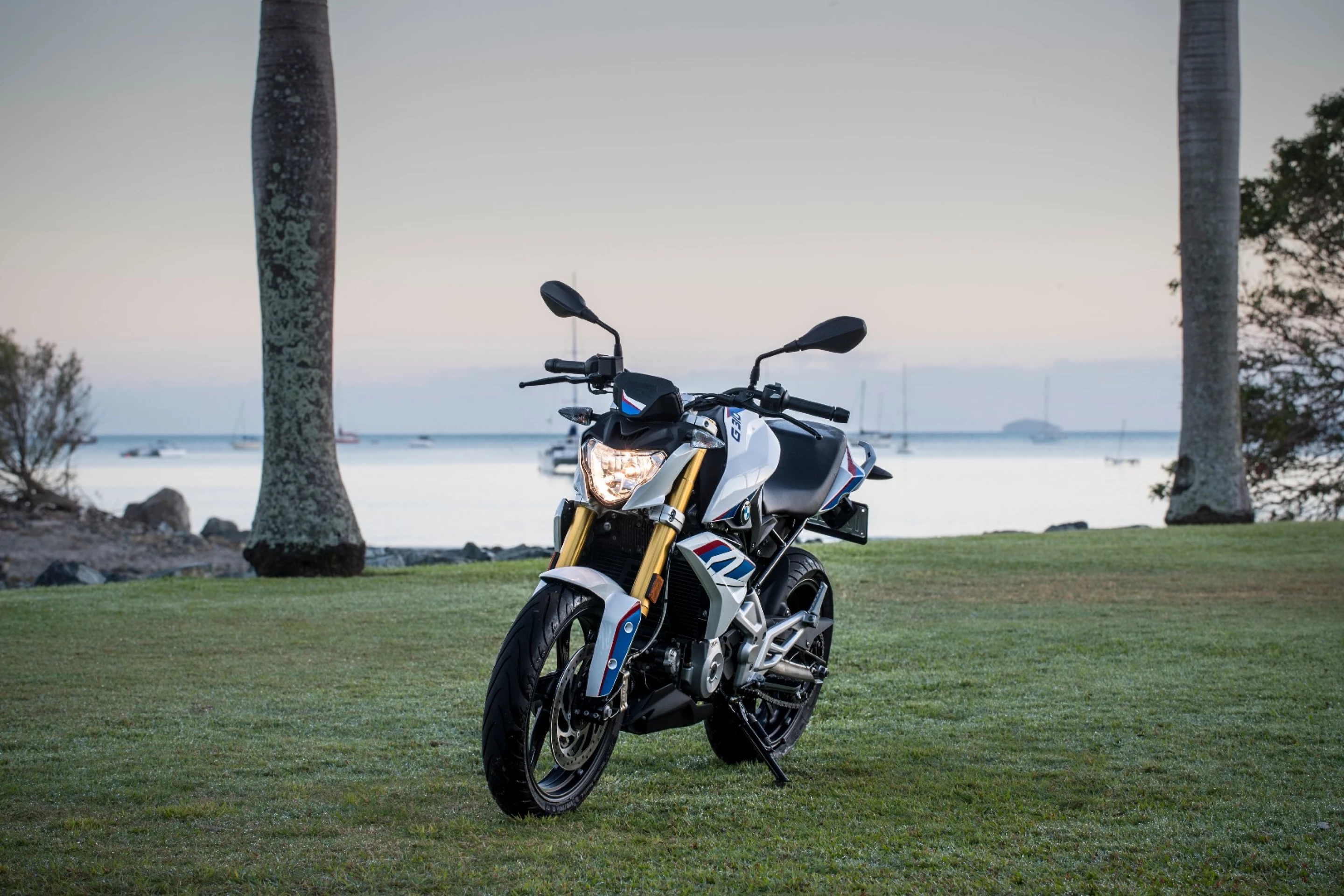 BMW G310R review: Beginner bikers can now buy Bavarian