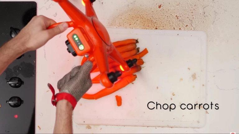 Wonderfully pointless video demonstrates how to cook Thanksgiving ...