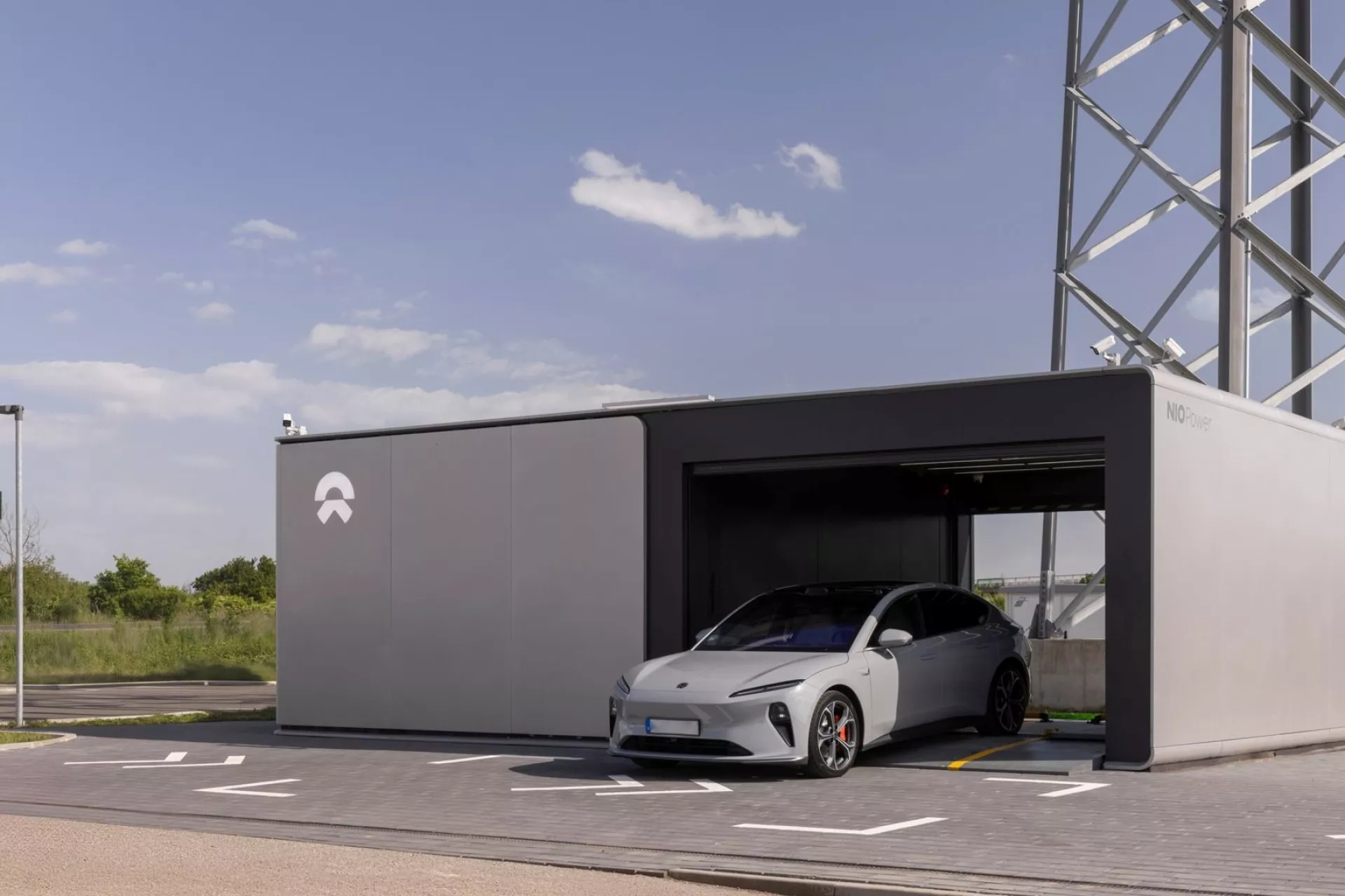 NIO and CATL partner to build world's largest EV battery swap station network