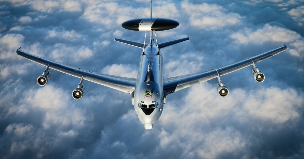 how does an awacs work