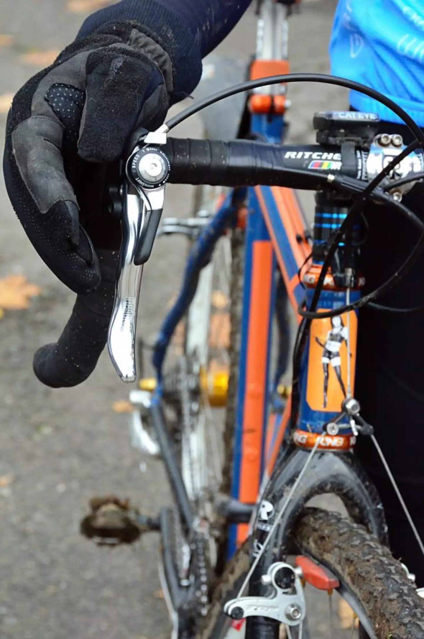 Retroshift combines bar-end shifters with brake levers