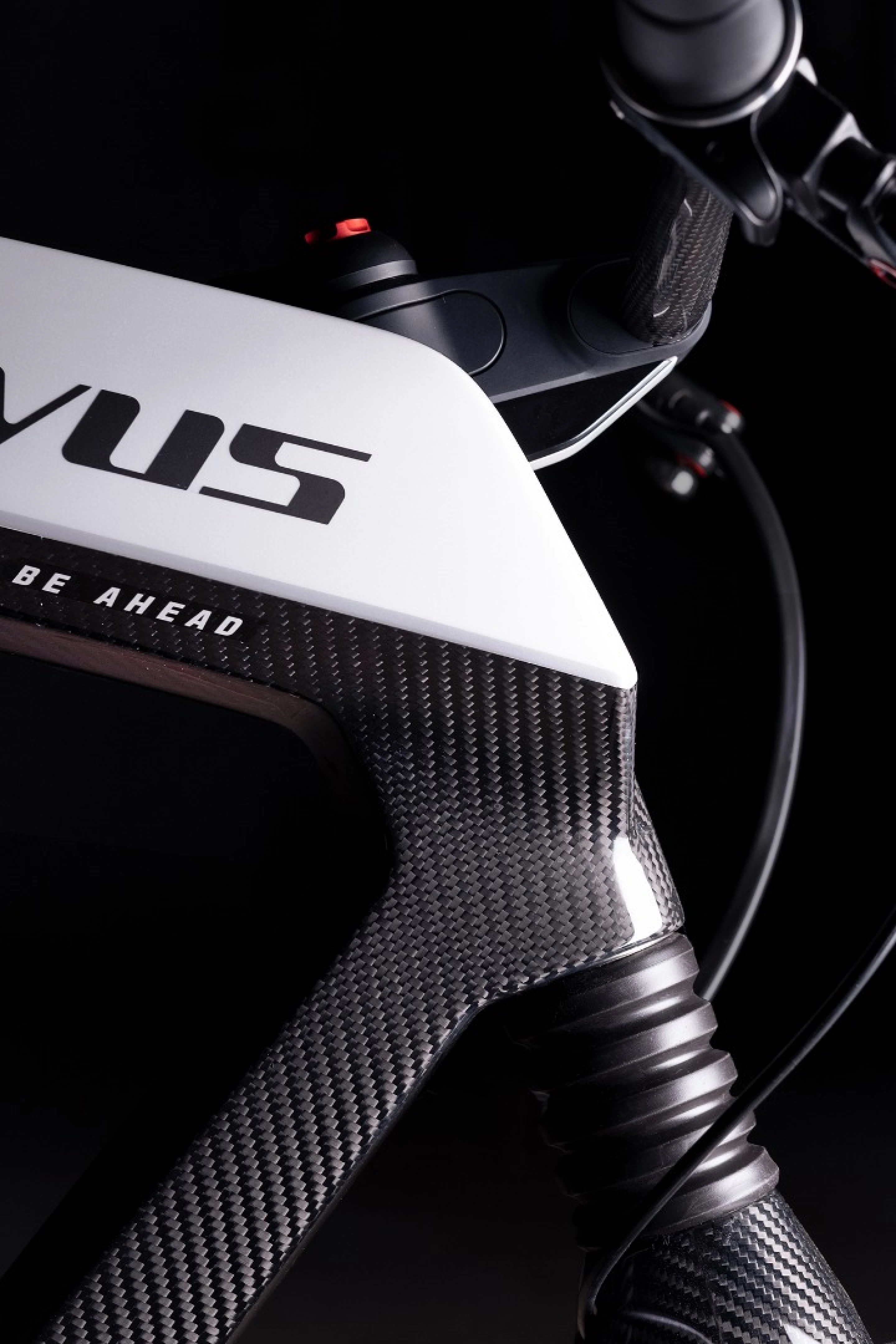 Gorgeous Novus electric motorcycle is a featherweight commuter with a ...