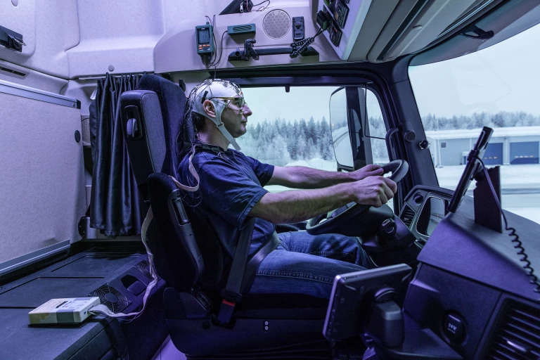 Daimler finds artificial sunlight could make for brighter truckers
