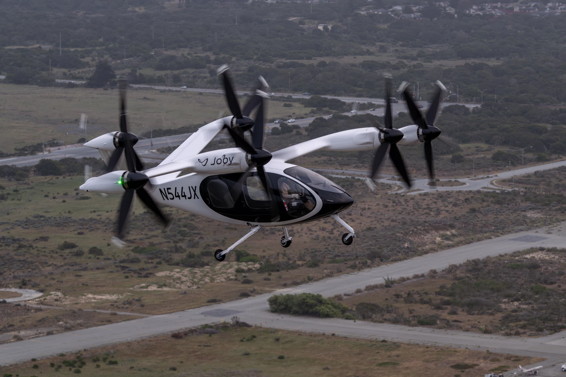 Joby S4 makes historic piloted tilt-rotor eVTOL transition flight