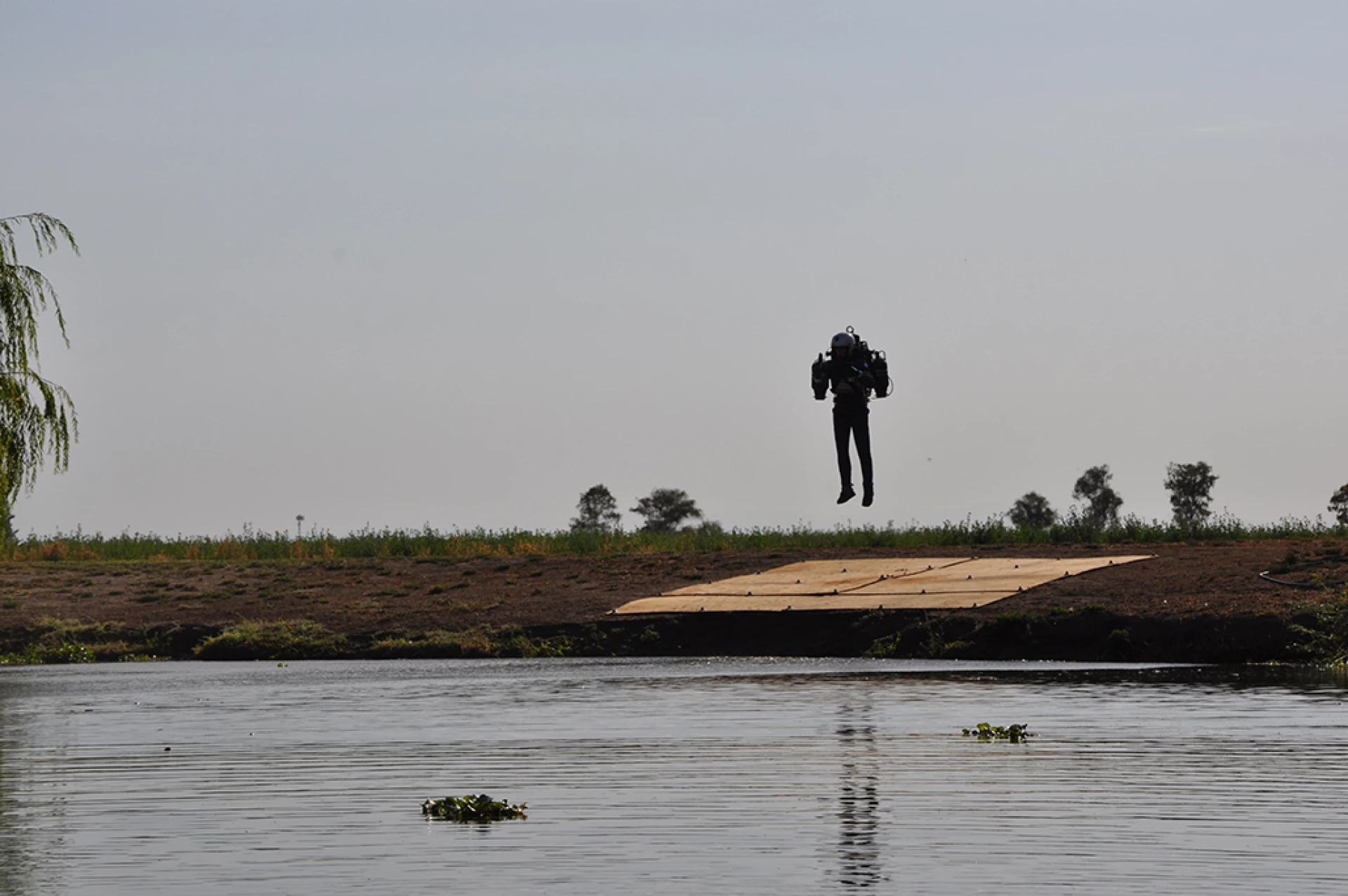 JB-9 jetpack makes spectacular debut flying around Statue of Liberty