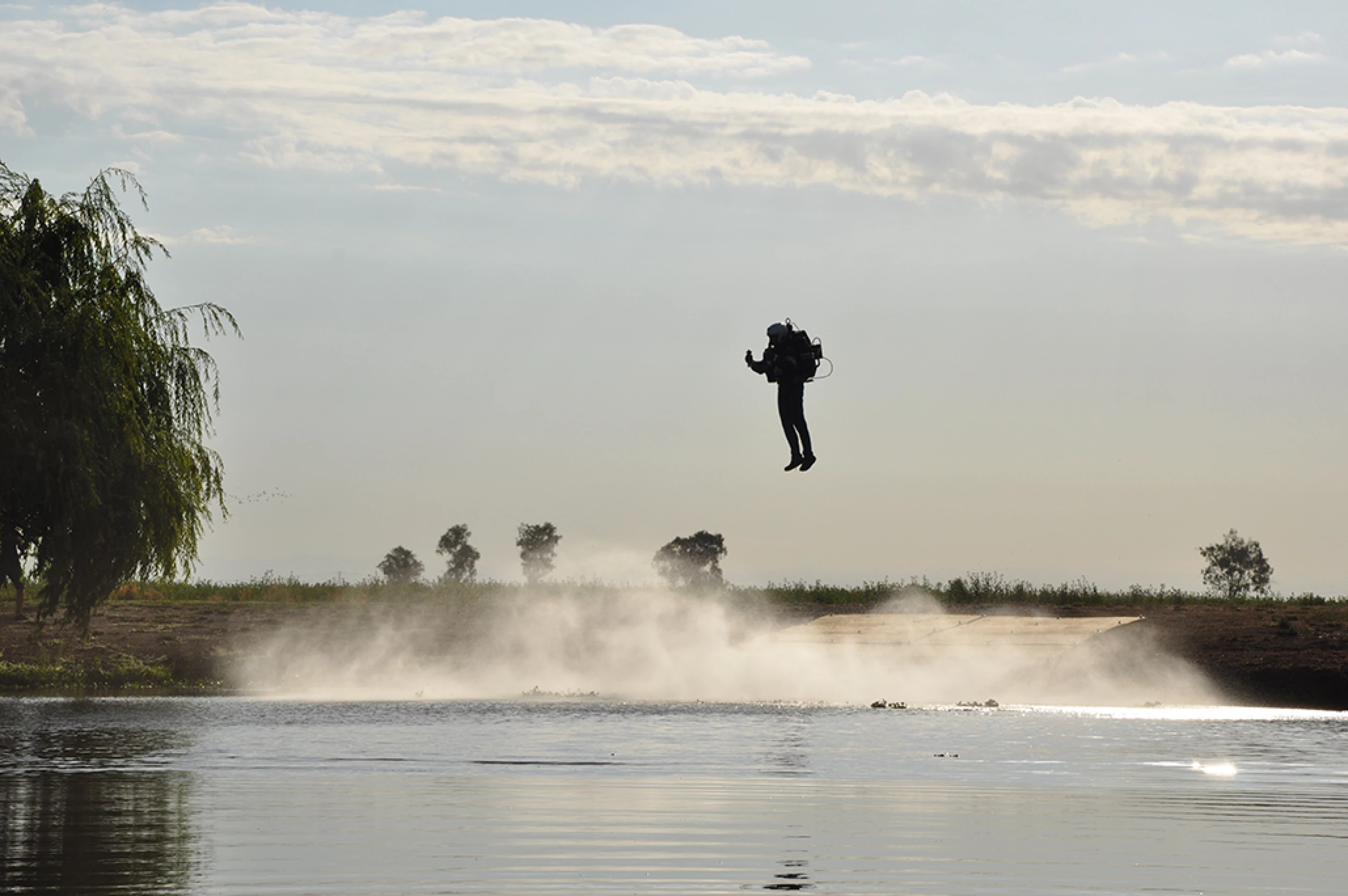 JB-9 jetpack makes spectacular debut flying around Statue of Liberty
