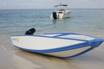 Quickboat foldable boat: From roof rack to water in 60 seconds