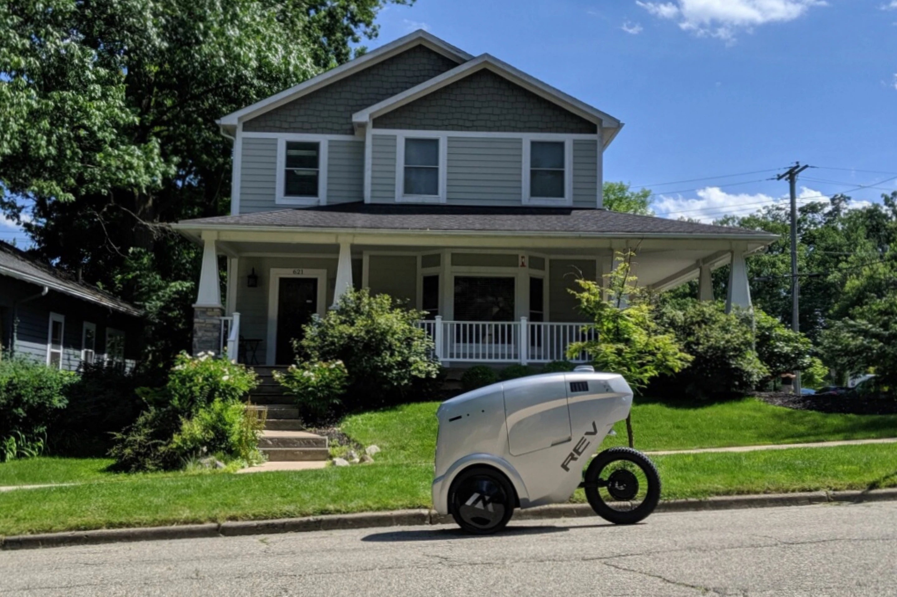 Three-wheeled delivery robot sees increased use in Michigan