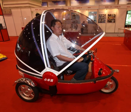Bubble-bike: US$750 Electric three-wheeler