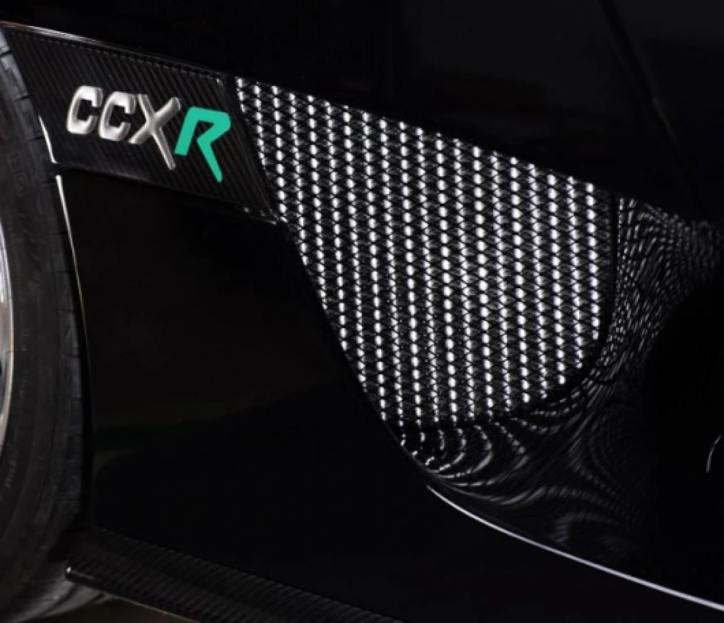Flower Power - Koenigsegg's 1018 bhp biofuel-burning CCXR