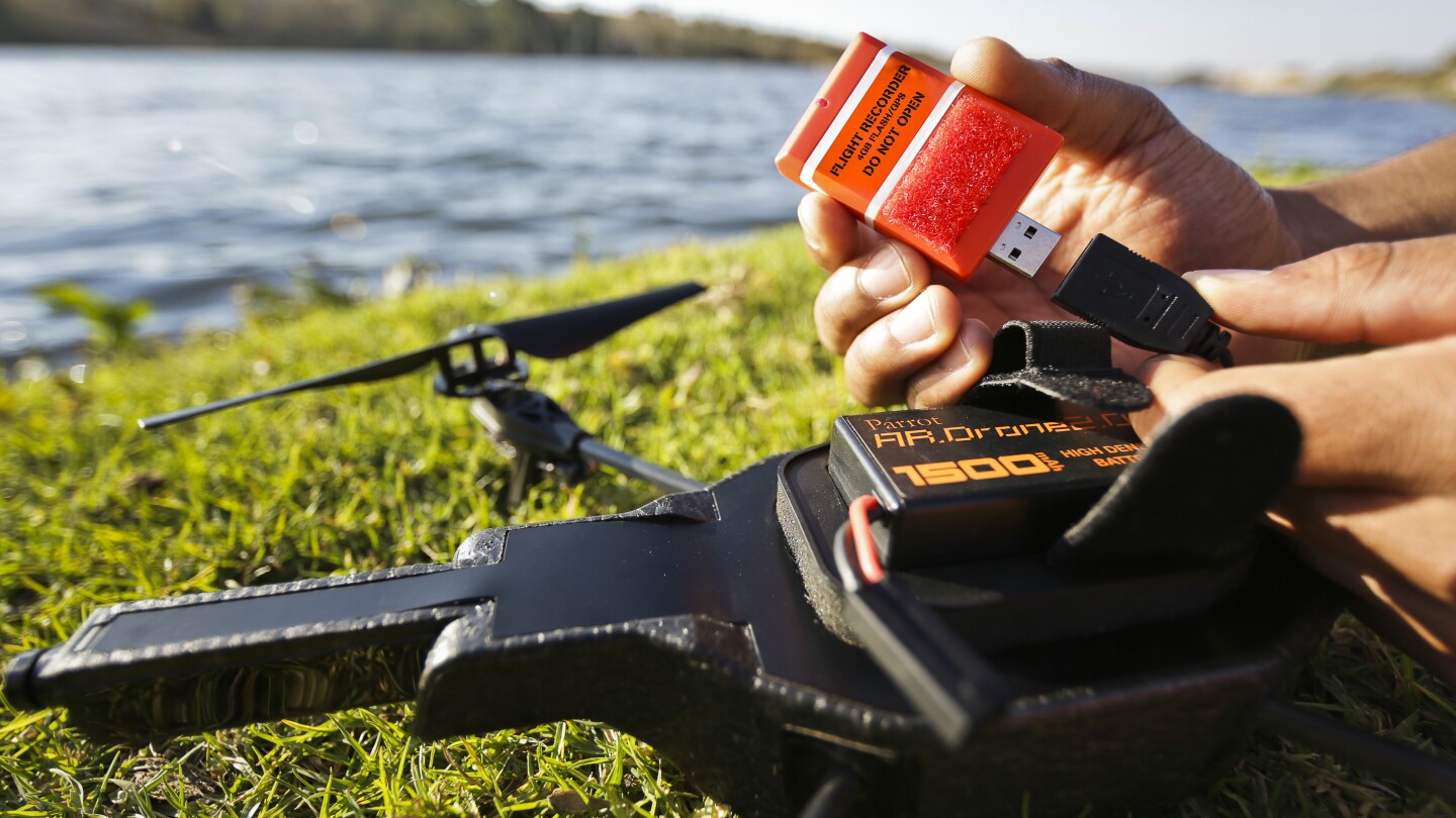 Parrot S Ar Drone 2 0 Gets Flight Recorder Enhanced Navigation