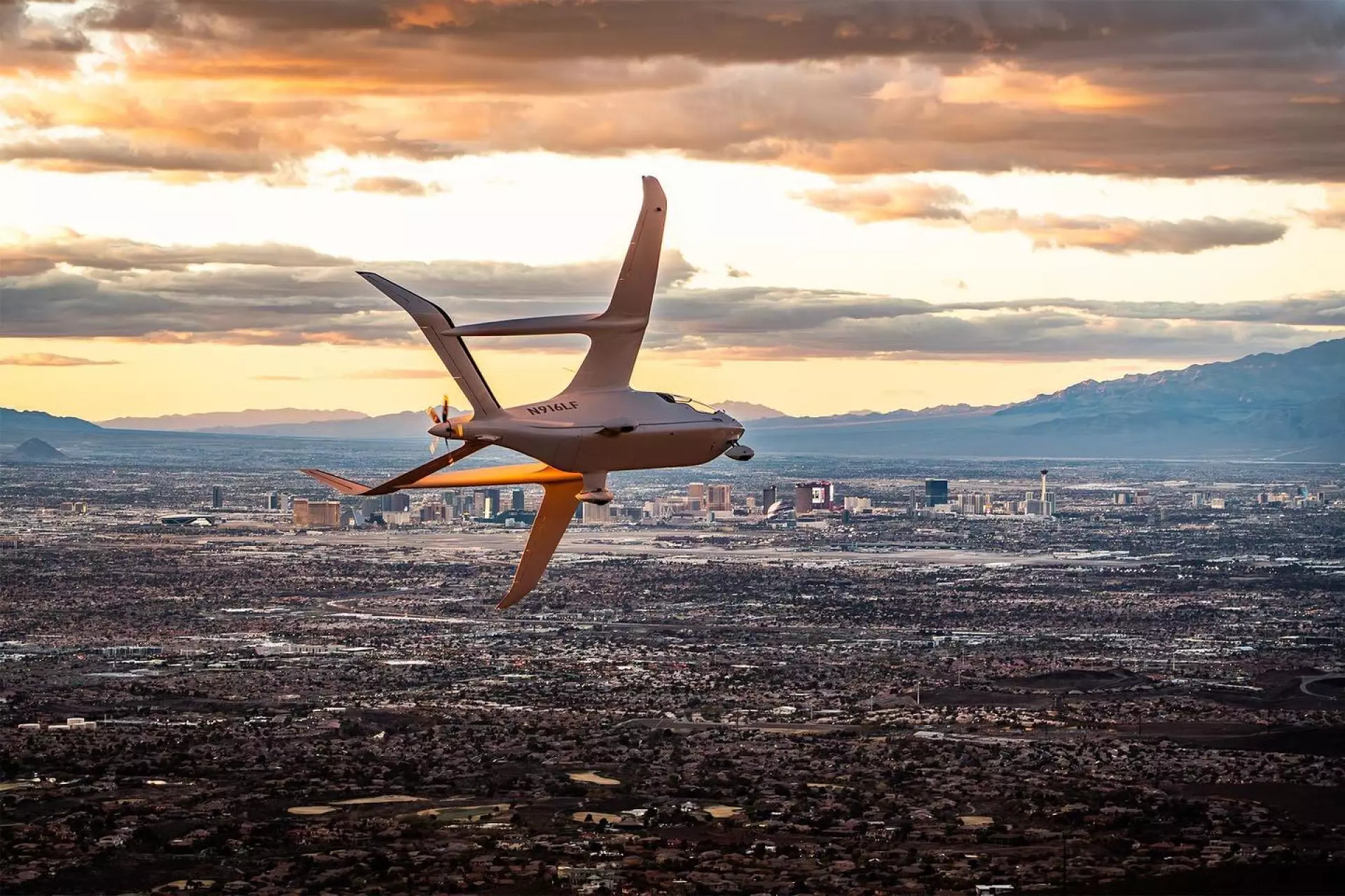 First passenger flight for electric CTOL aircraft lands in JFK