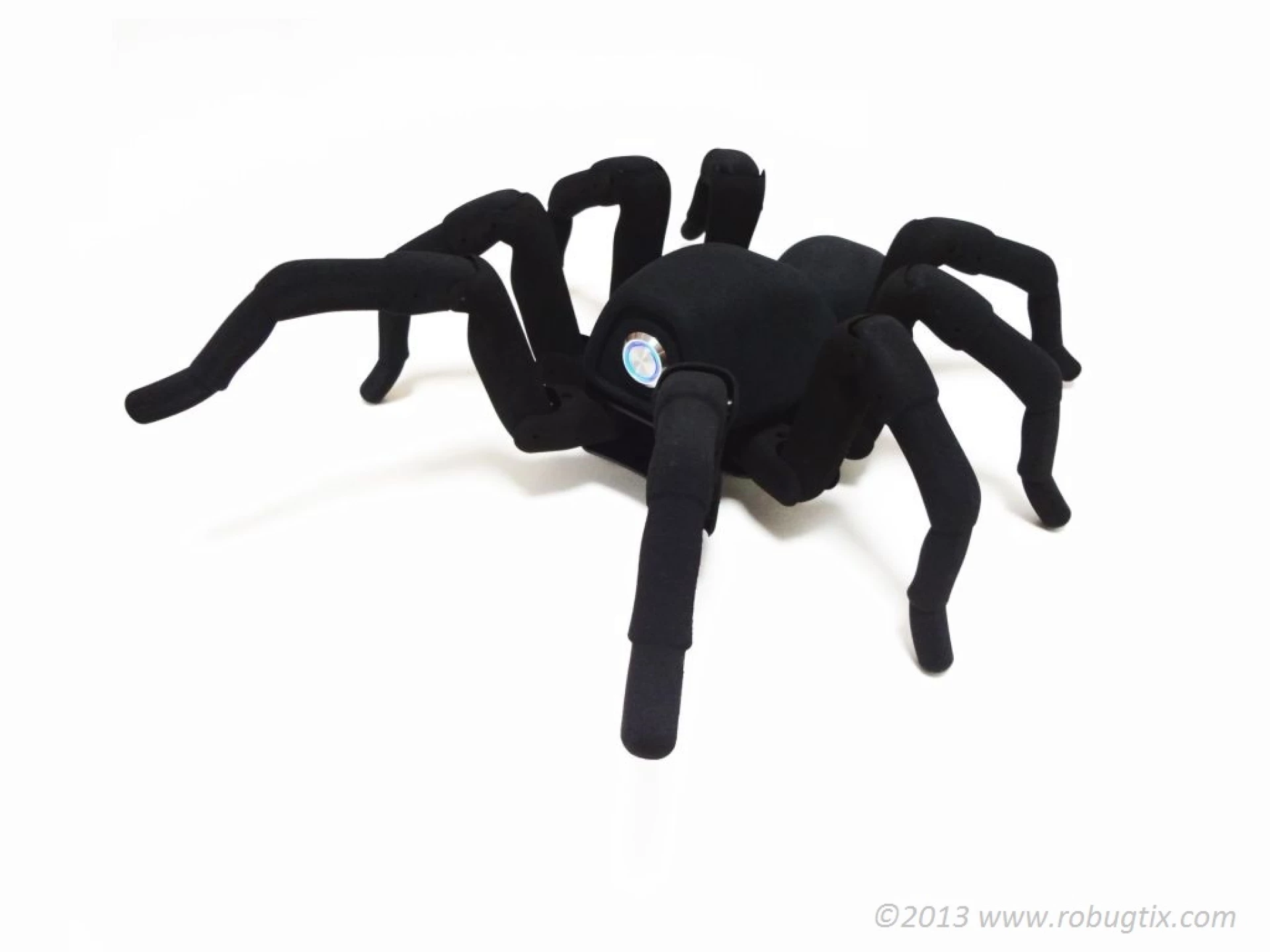 T8 robot tarantula gives everyone the willies