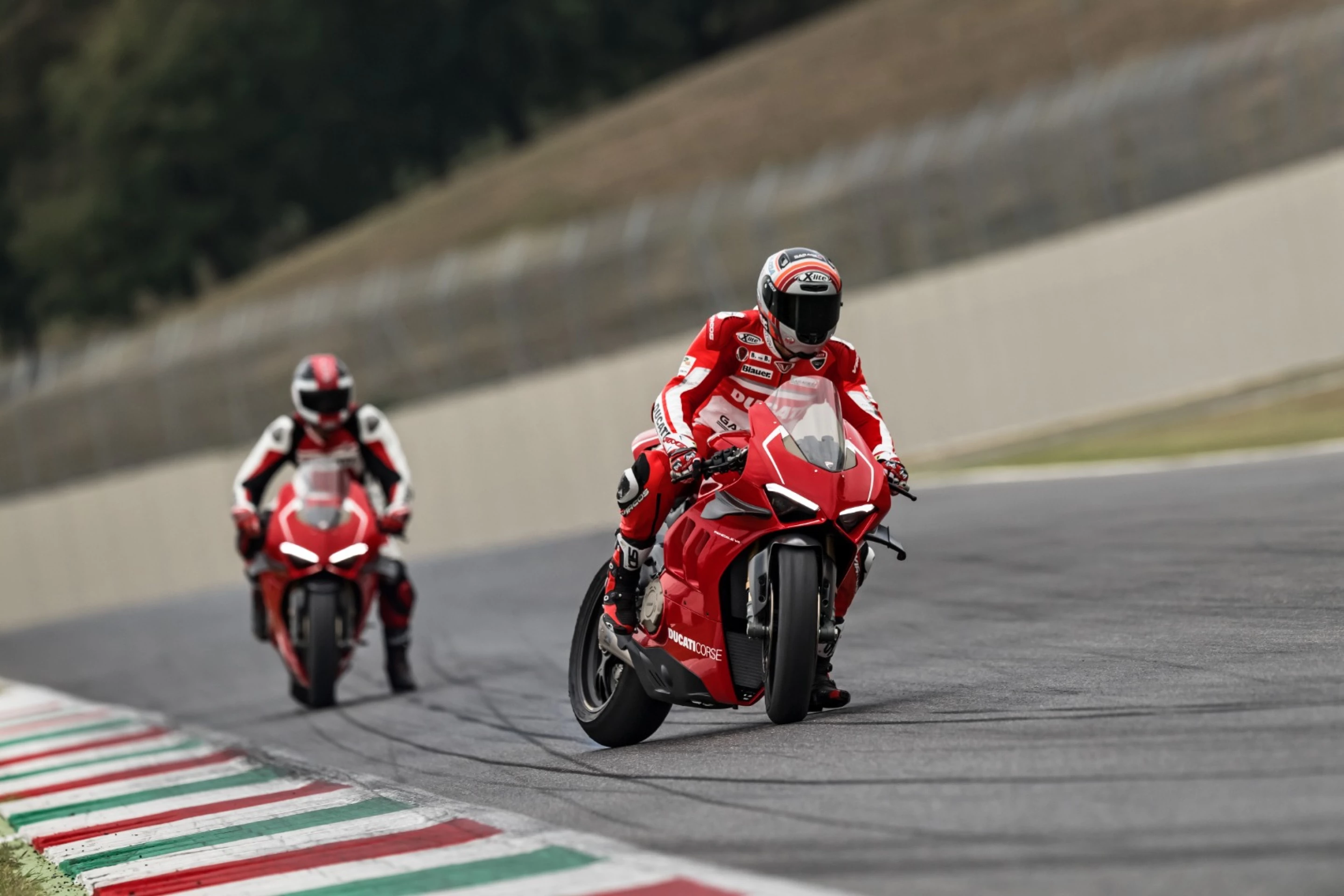 Hail to the king: Ducati's new Panigale V4R is the most powerful ...