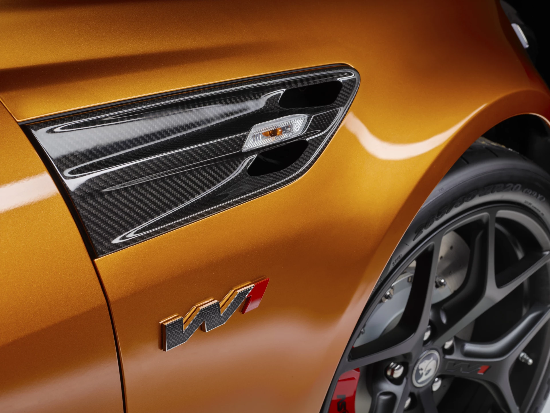 GTS-R W1: A smoky salute to the classic Australian V8