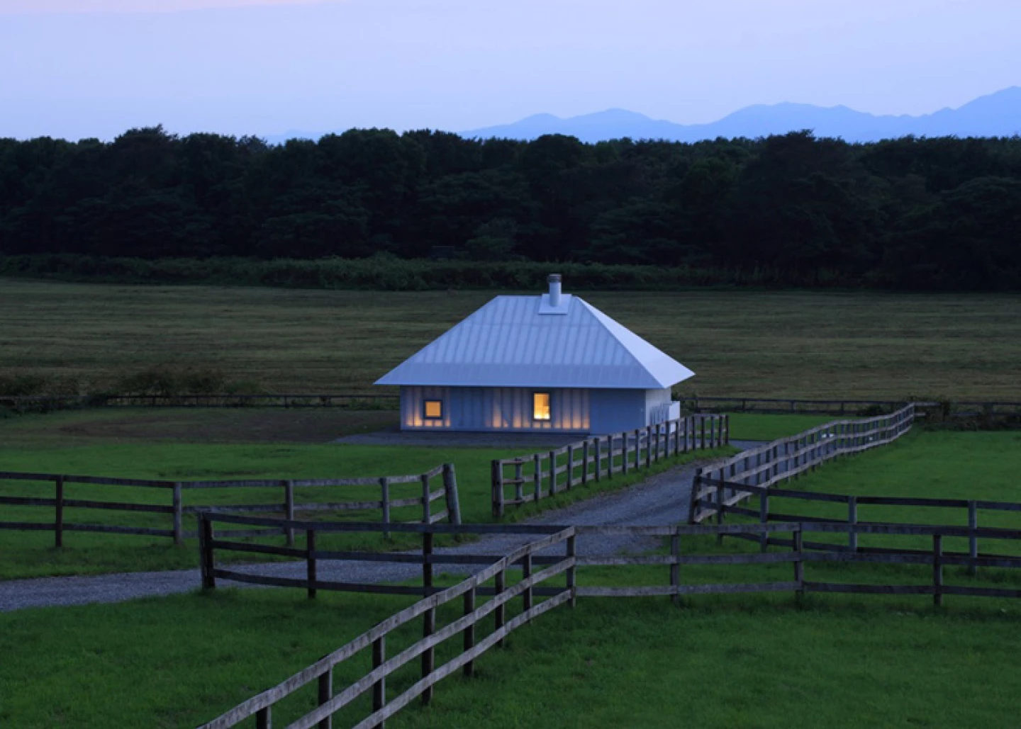 Experimental cold climate house built in Japan