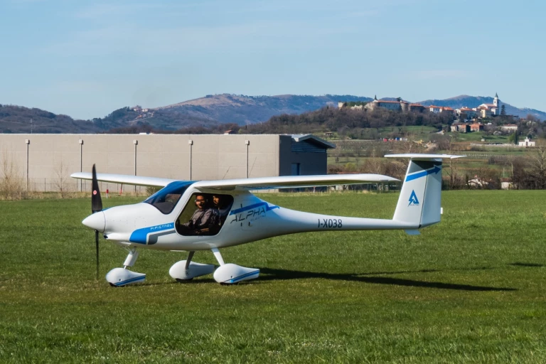 Battery-powered electric plane quietly takes to Australian skies for ...