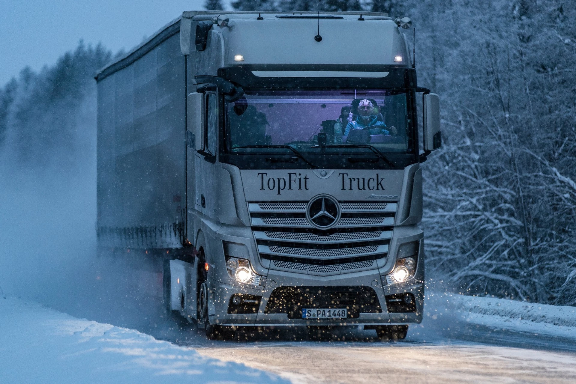 Daimler finds artificial sunlight could make for brighter truckers
