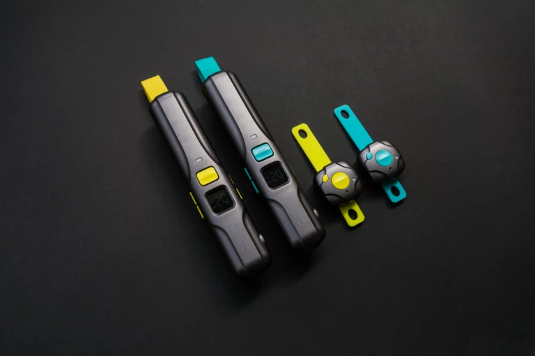 Remote-operated walkie-talkie provides riders with off-grid comms