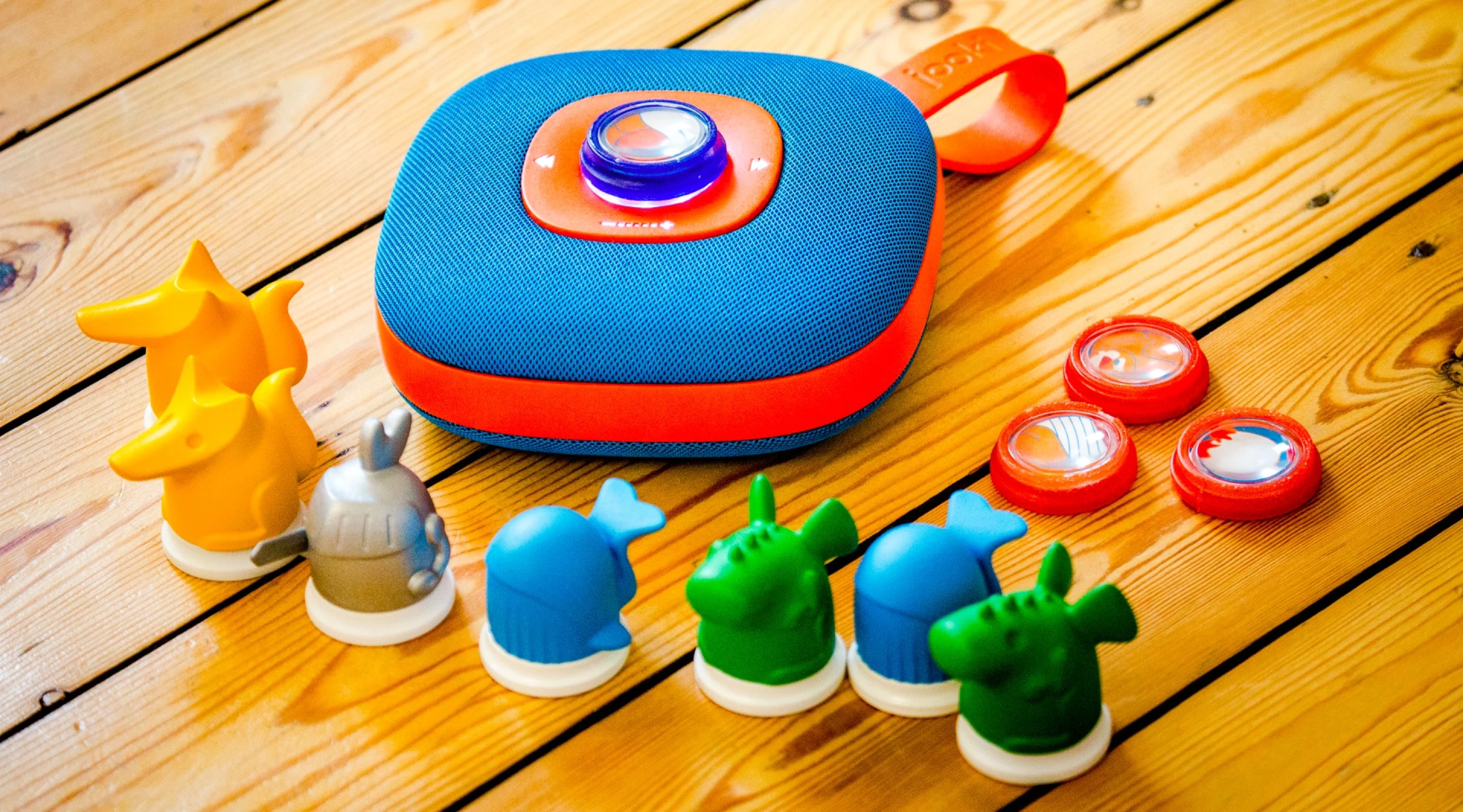 Jukebox for kids is controlled with toys