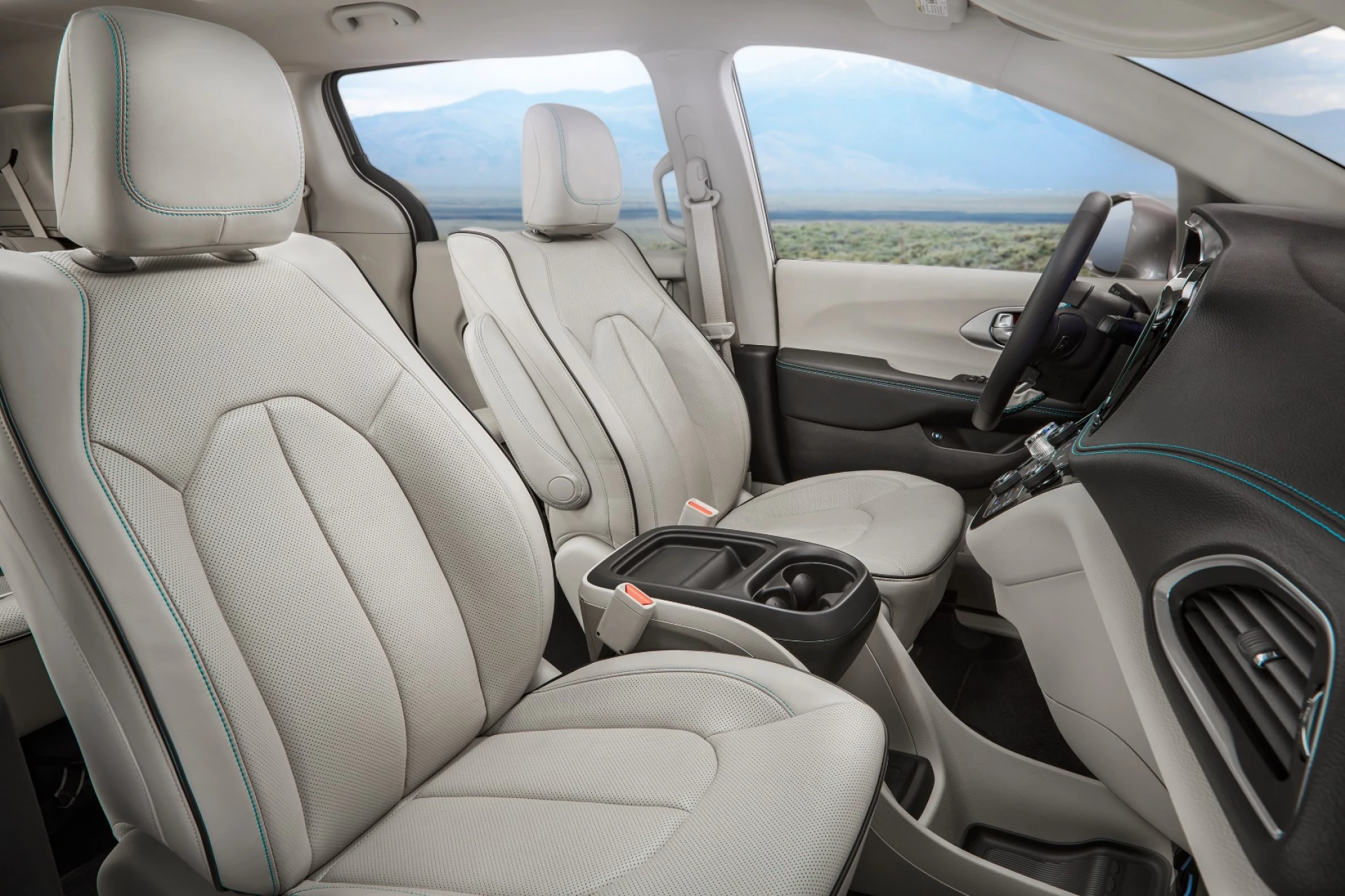 Review: 2017 Chrysler Pacifica Hybrid is plug-in goodness for the whole ...