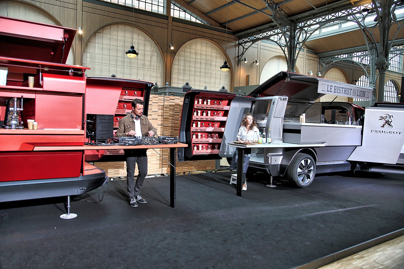 Peugeot Design shows an ingenious foodtruck: Le Bistrot du Lion