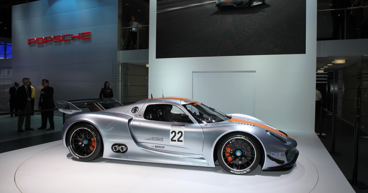 Porsche 918 RSR – 767 hp hybrid racecar unveiled in Detroit