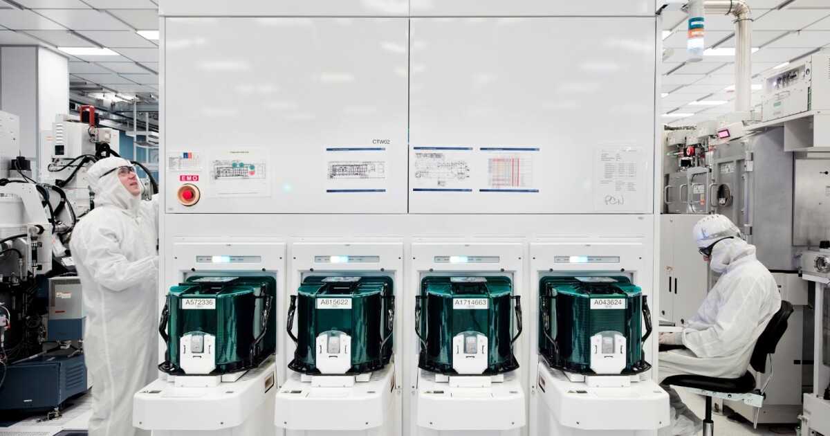 IBM's new 5nm architecture crams 30 billion transistors onto fingernail ...