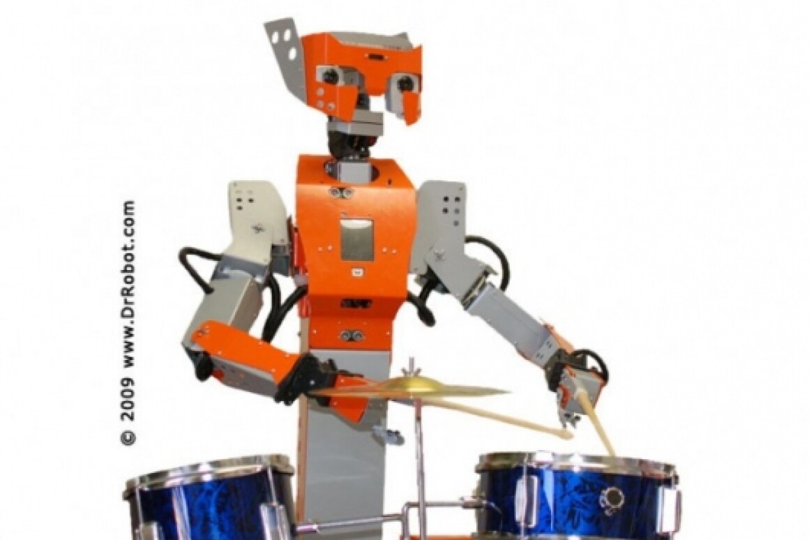 Robotic Hawk serves and protects … and entertains