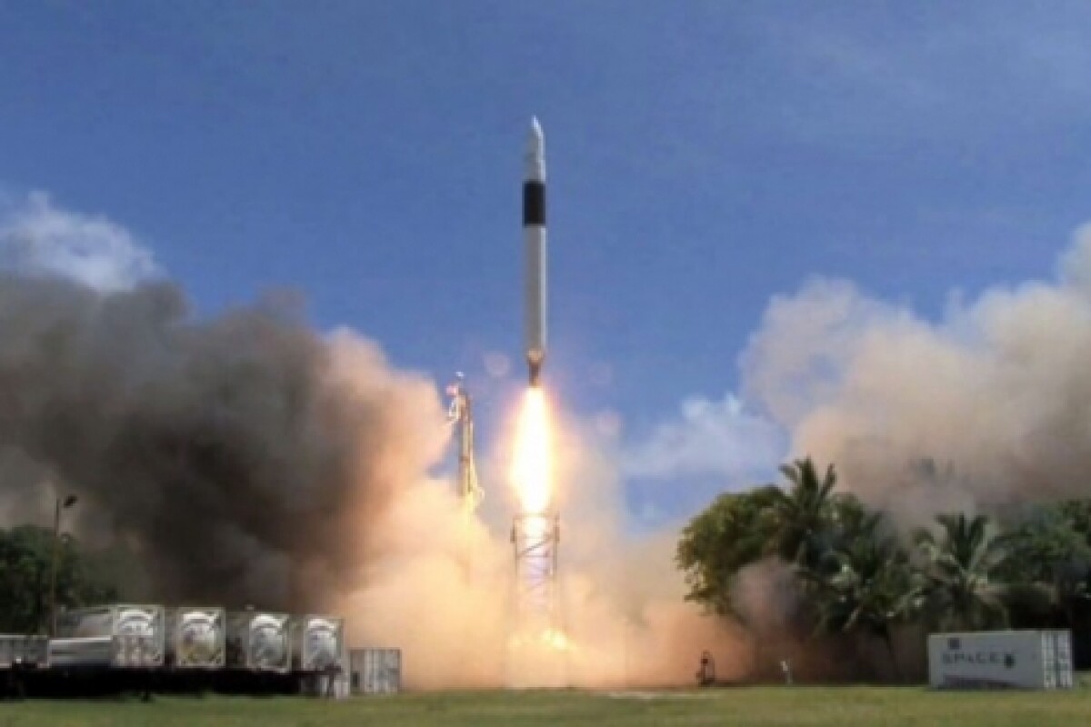 SpaceX successfully launches Falcon 1 into orbit