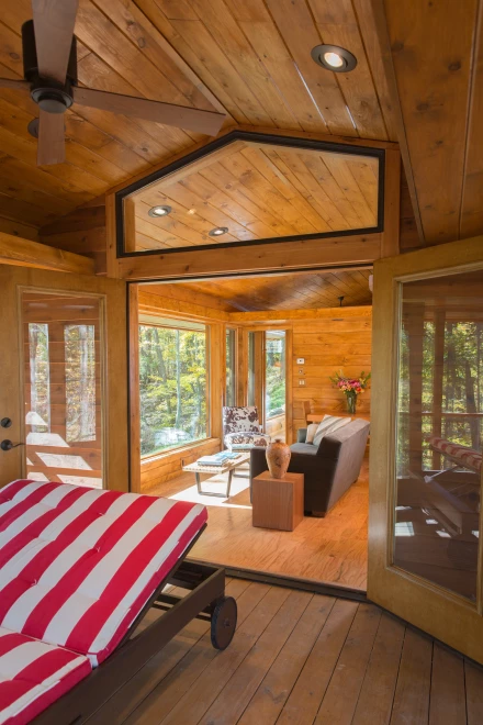 More than just an RV: ESCAPE injects some style into the tiny house ...
