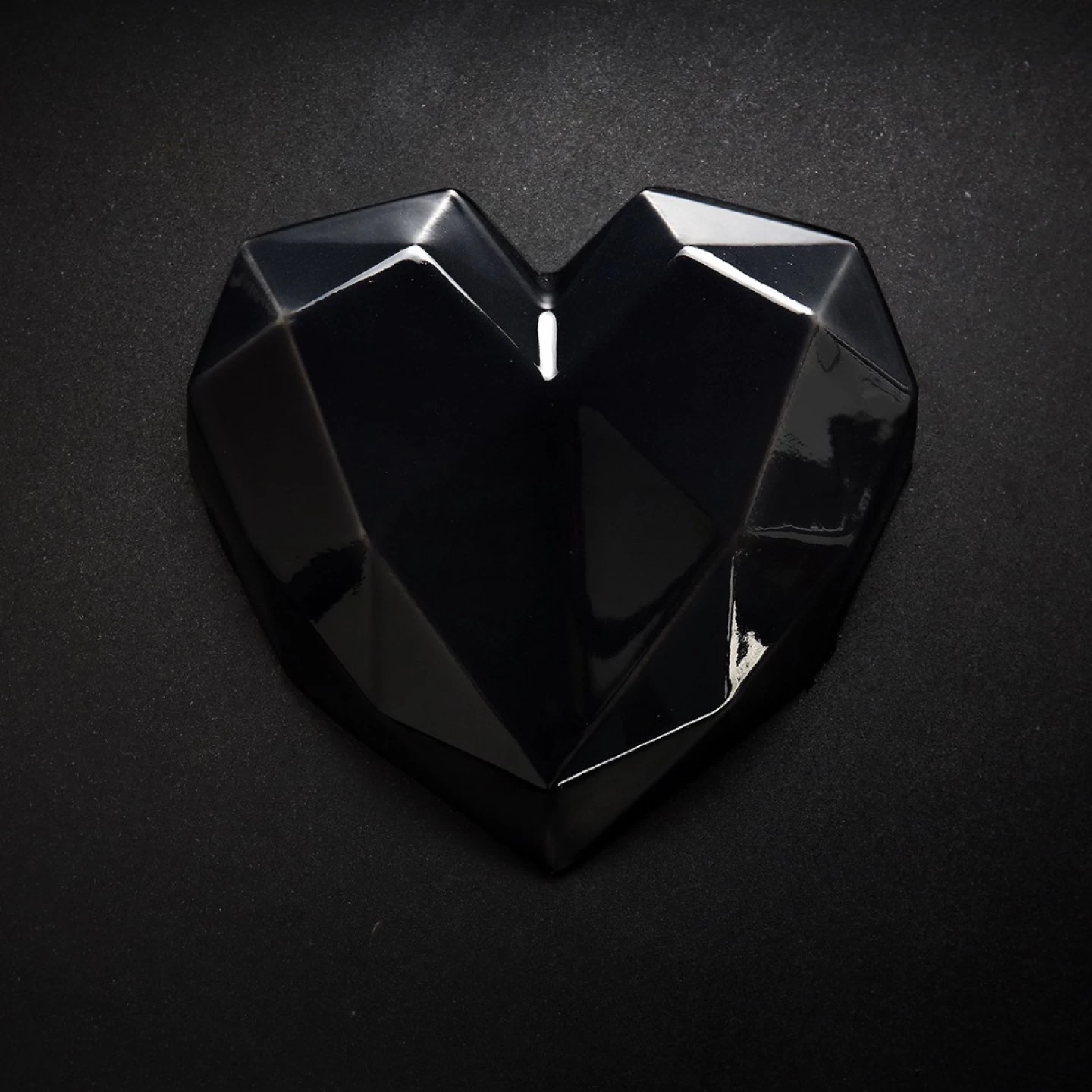 Architect turned cake-maker serves up mouth-watering geometric 3D ...