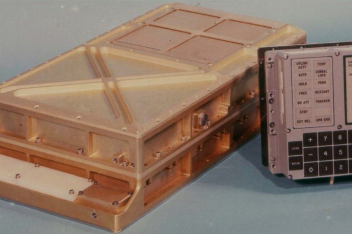 Apollo S Brain The Computer That Guided Man To The Moon
